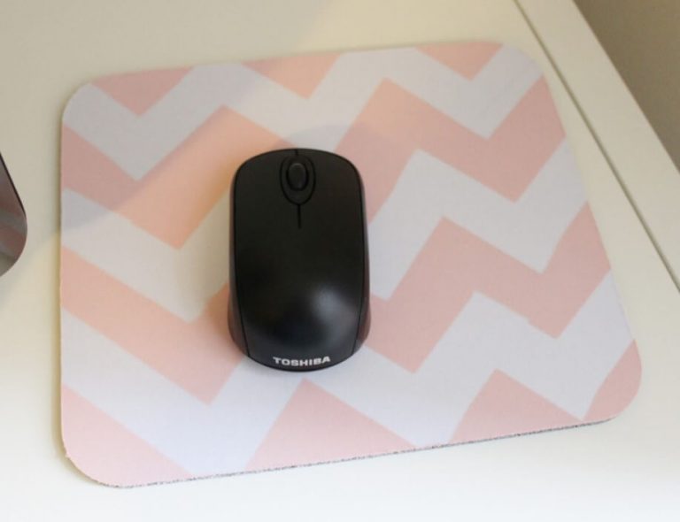 45 DIY Mouse Pad Ideas to Spruce Up Your Work Desk