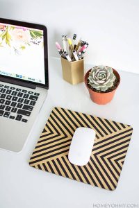 45 DIY Mouse Pad Ideas to Spruce Up Your Work Desk