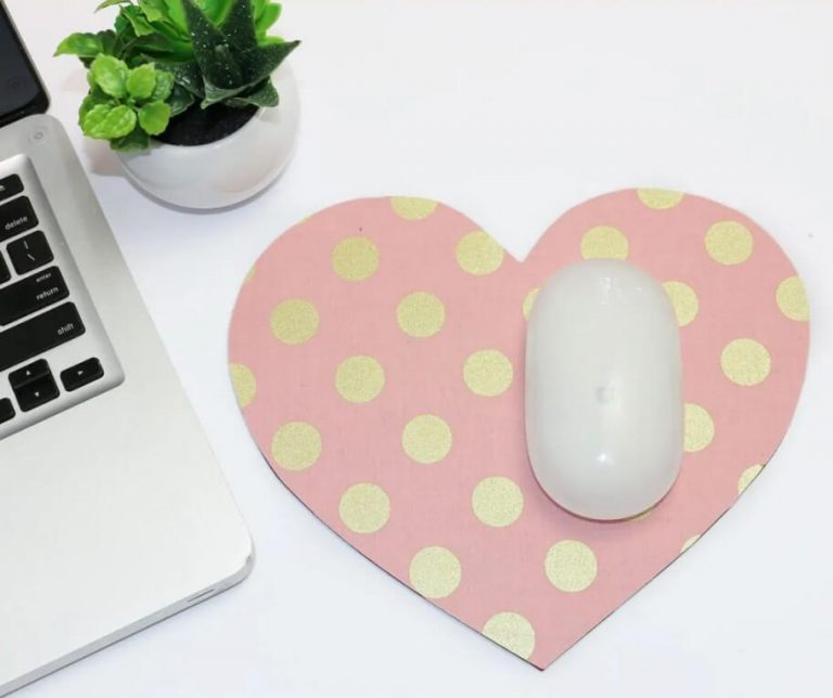 45 DIY Mouse Pad Ideas to Spruce Up Your Work Desk