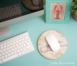 45 DIY Mouse Pad Ideas to Spruce Up Your Work Desk