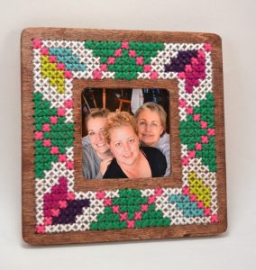 25 DIY Picture Frame Ideas (Quick and Easy!)